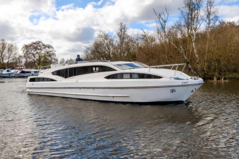 Commodore - Norfolk Broads Boating Holidays - Richardsons Boating Holidays