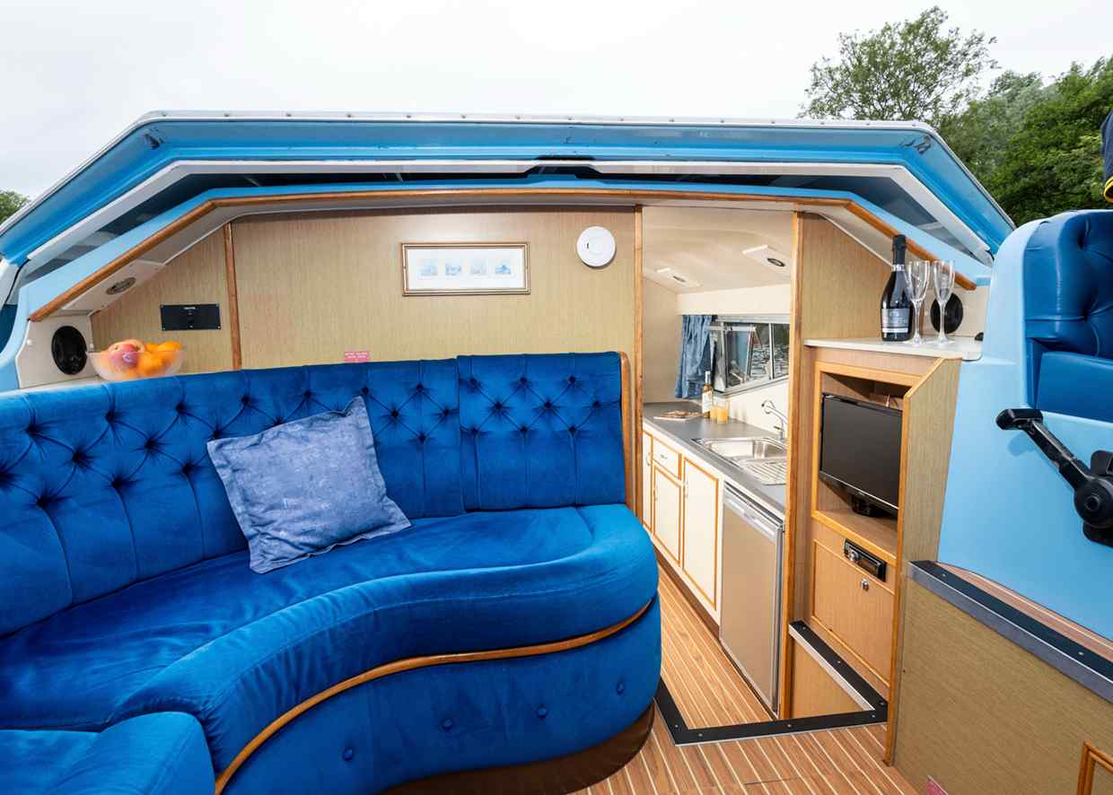 Silver Myth - Norfolk Broads Boating Holidays - Richardsons Boating ...