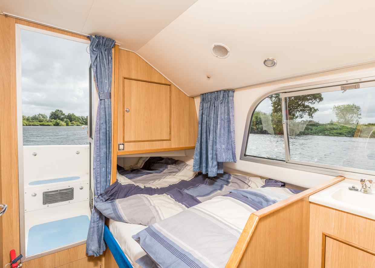 Silver Reflection - Norfolk Broads Boating Holidays - Richardsons ...