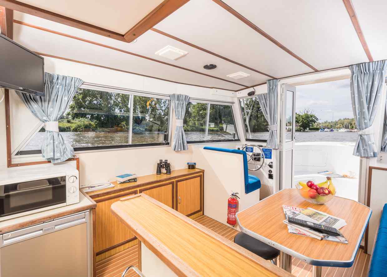 Silver Mist - Norfolk Broads Boating Holidays - Richardsons Boating ...
