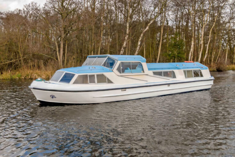 Silver Reflection - Norfolk Broads Boating Holidays - Richardsons ...