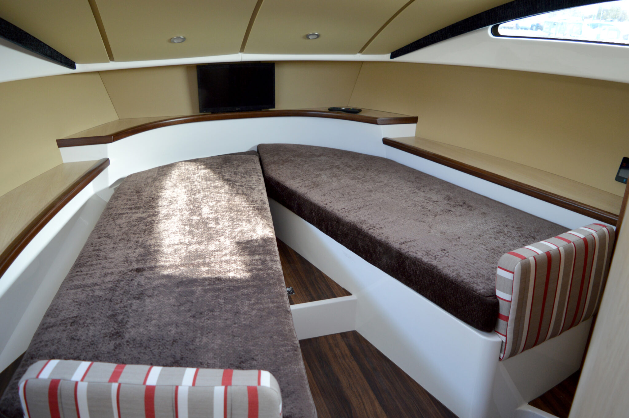 Commander - Norfolk Broads Boating Holidays - Richardsons Boating Holidays