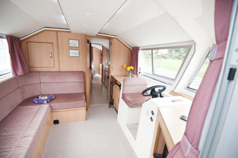 Swan Radiance - Norfolk Broads Boating Holidays - Richardsons Boating ...
