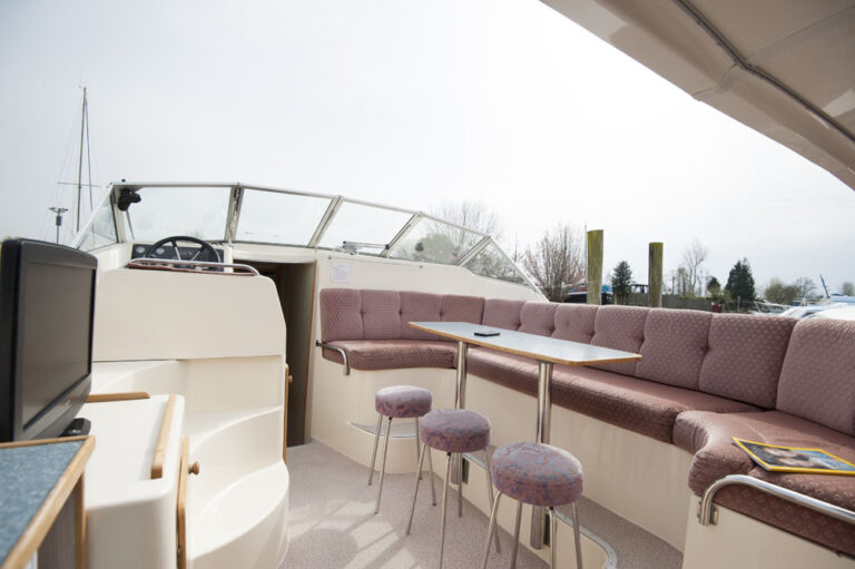 Swan Regal - Norfolk Broads Boating Holidays - Richardsons Boating Holidays